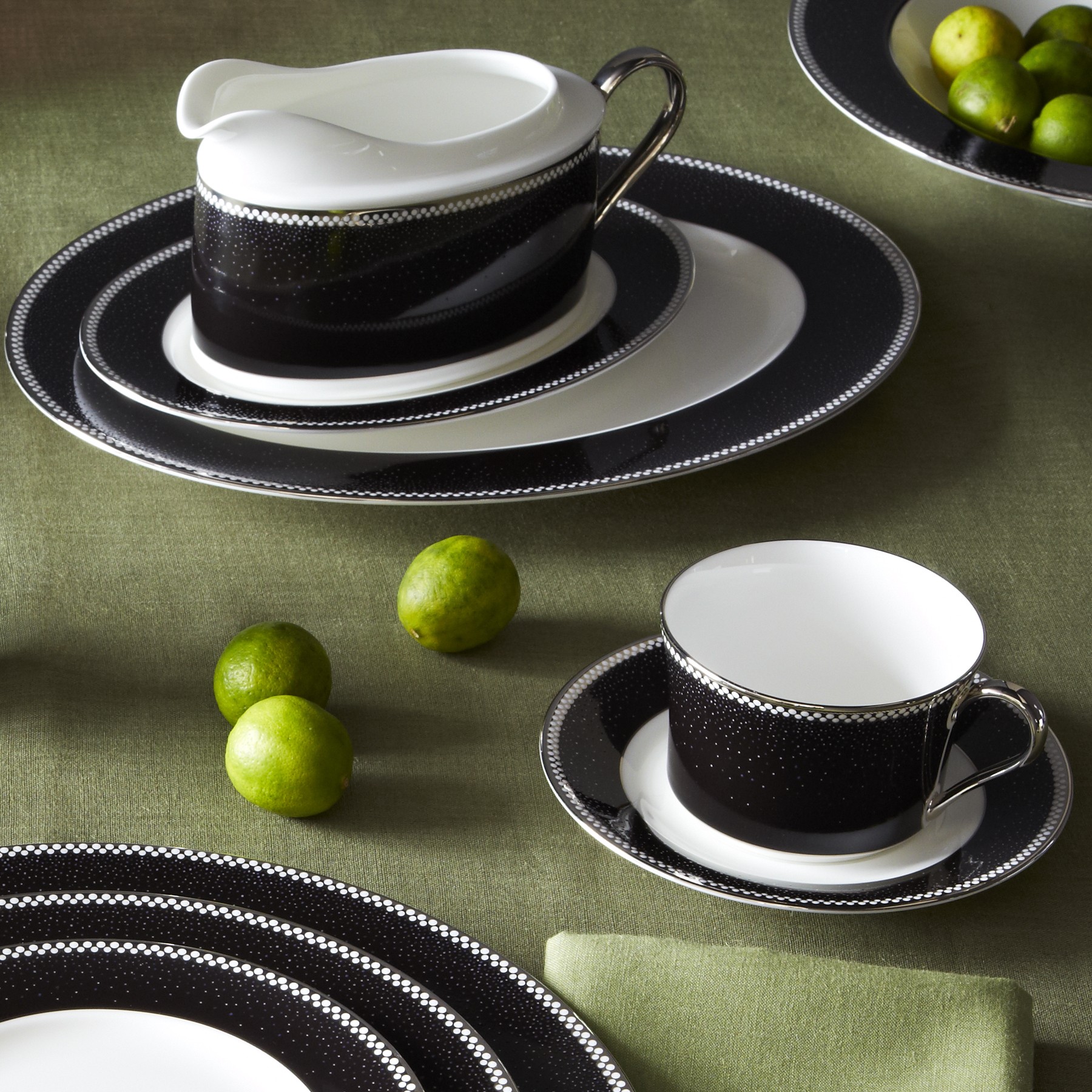 Pearl Noir | Best Quality Ceramic Sets & Crockery Sets - Noritake India